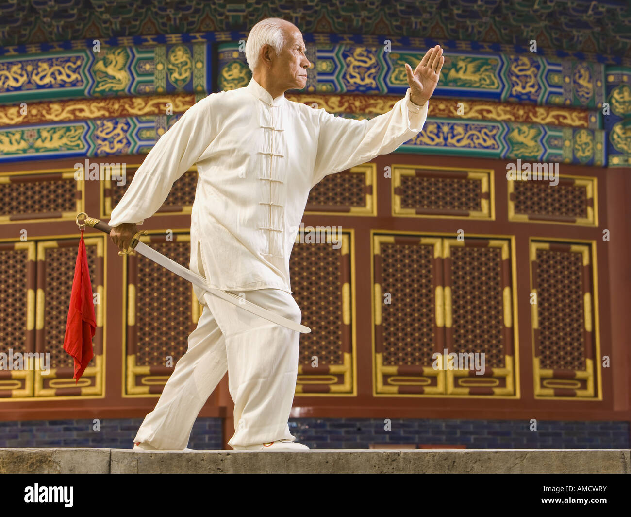 Man with sword hi-res stock photography and images - Alamy