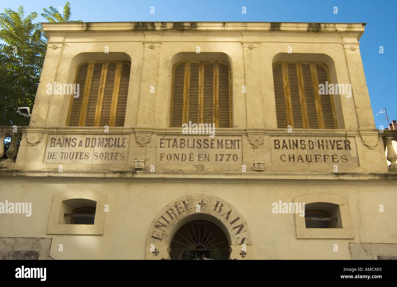 Old swimming baths hi-res stock photography and images - Alamy