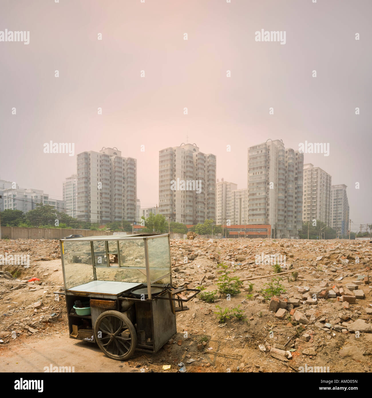 Detail of city skyline with garbage and urban blight Stock Photo - Alamy