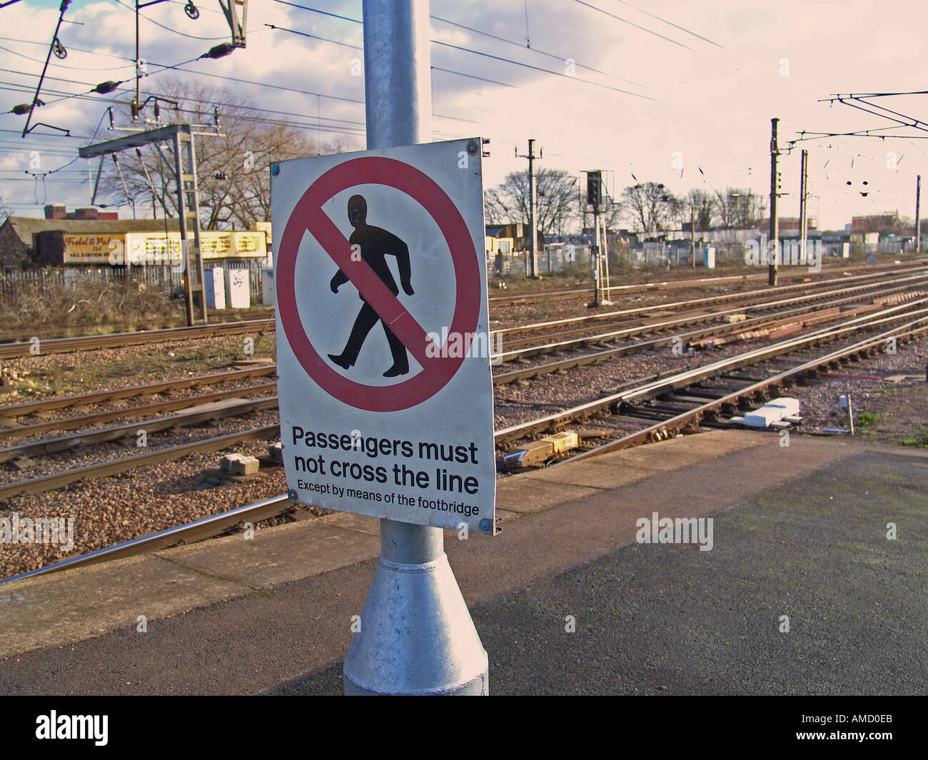no crossing sign on railway Stock Photo - Alamy