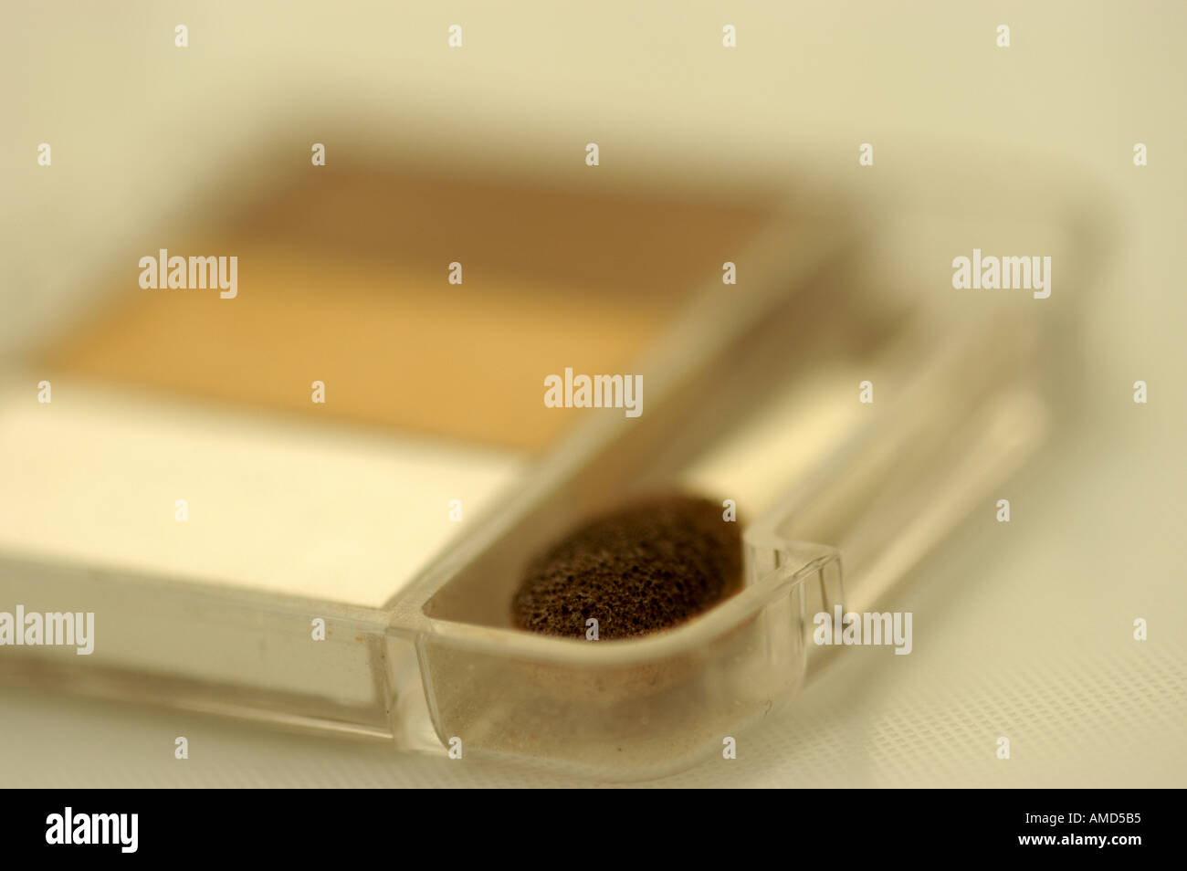 Open makeup compact from left side Stock Photo - Alamy