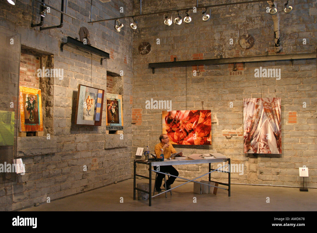 art gallery scene Stock Photo - Alamy