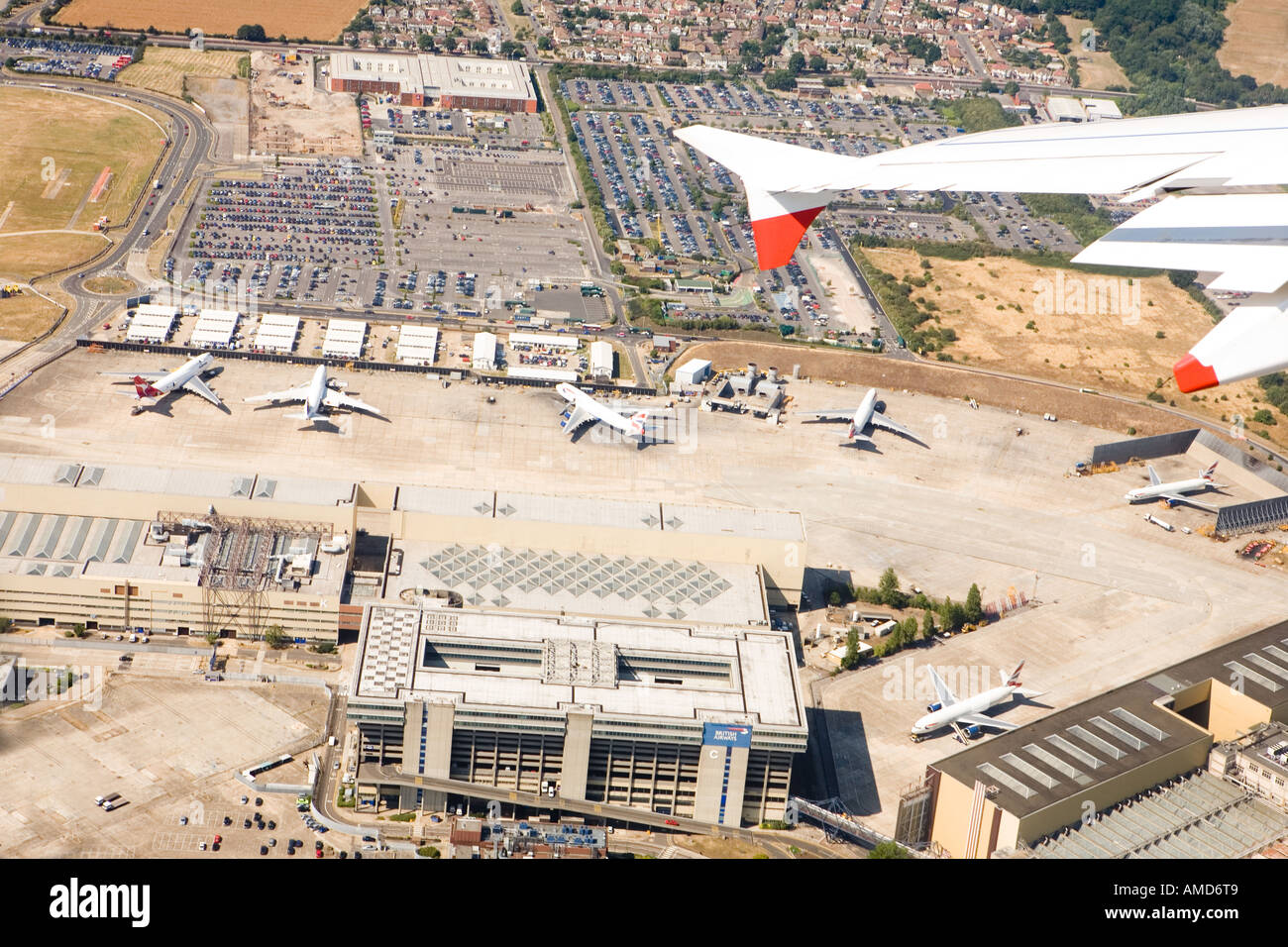 Planes at heathrow hi-res stock photography and images - Alamy