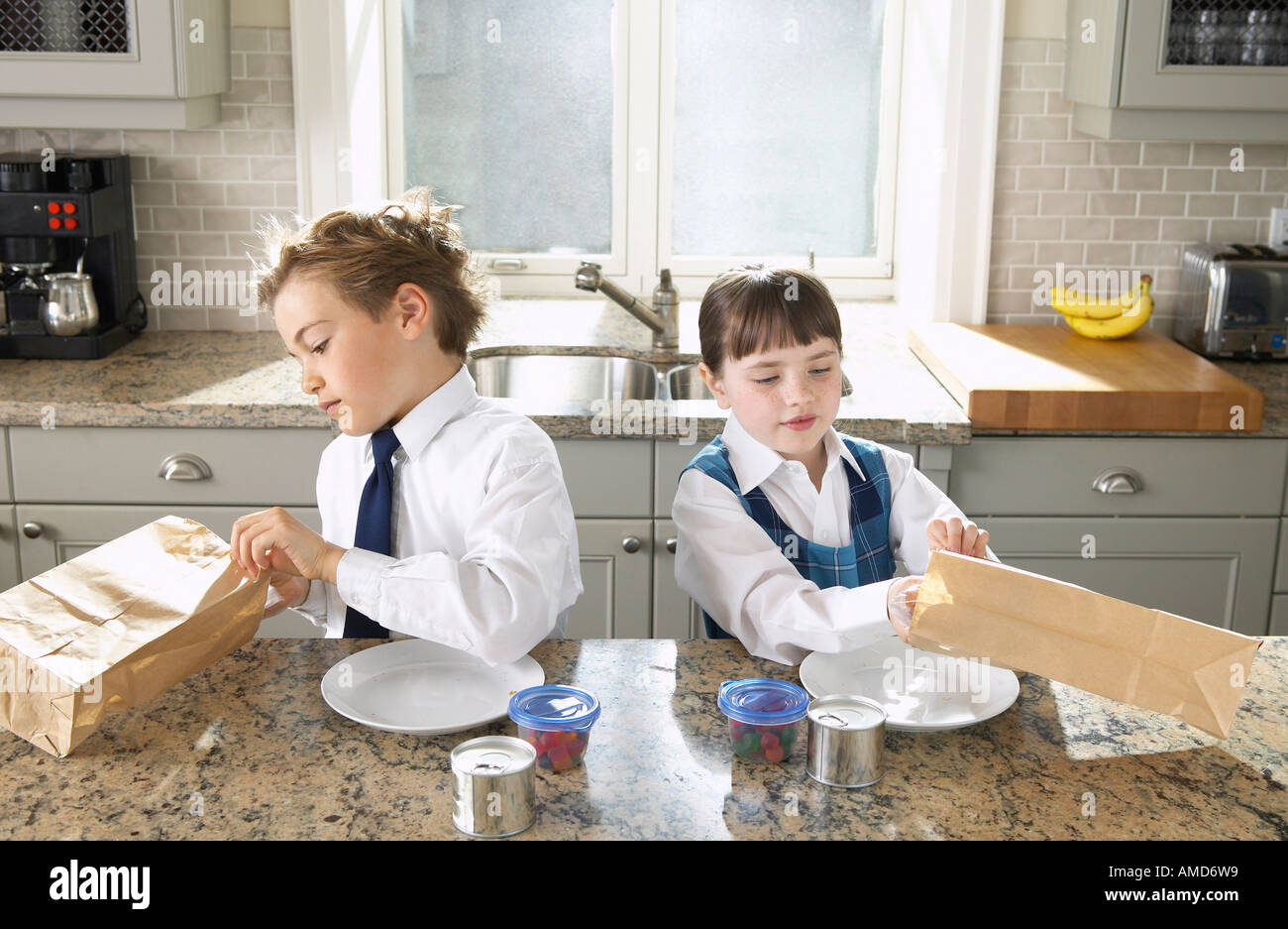 Bro sister hi-res stock photography and images - Alamy