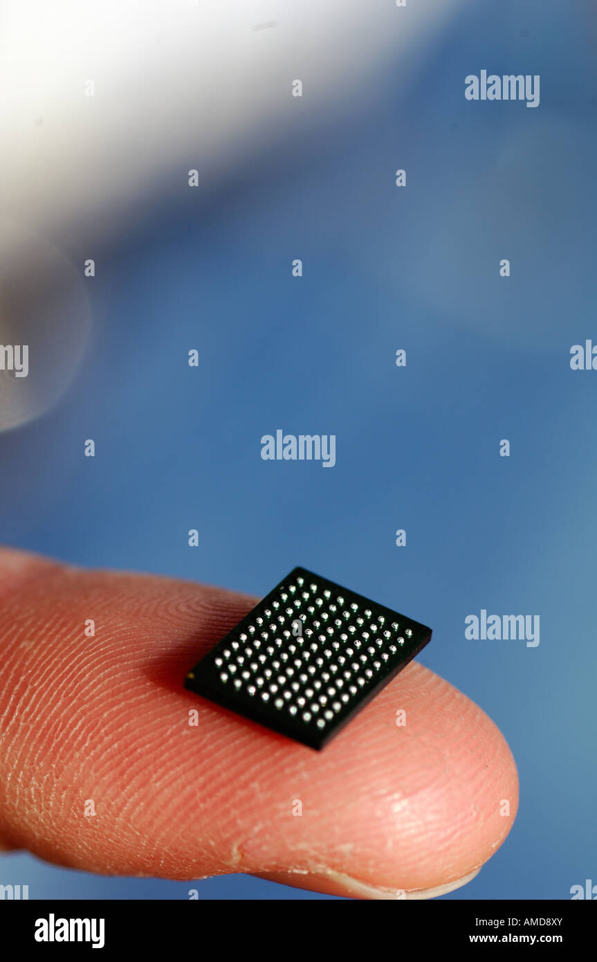 Silicon chip hi-res stock photography and images - Alamy