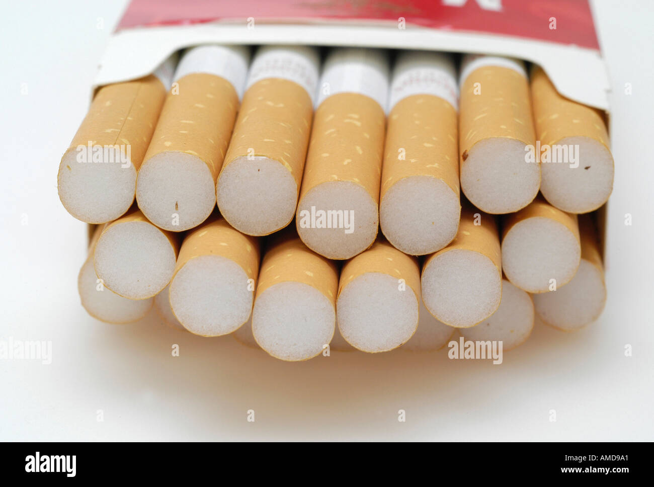 Cigarette box picture hi-res stock photography and images - Alamy