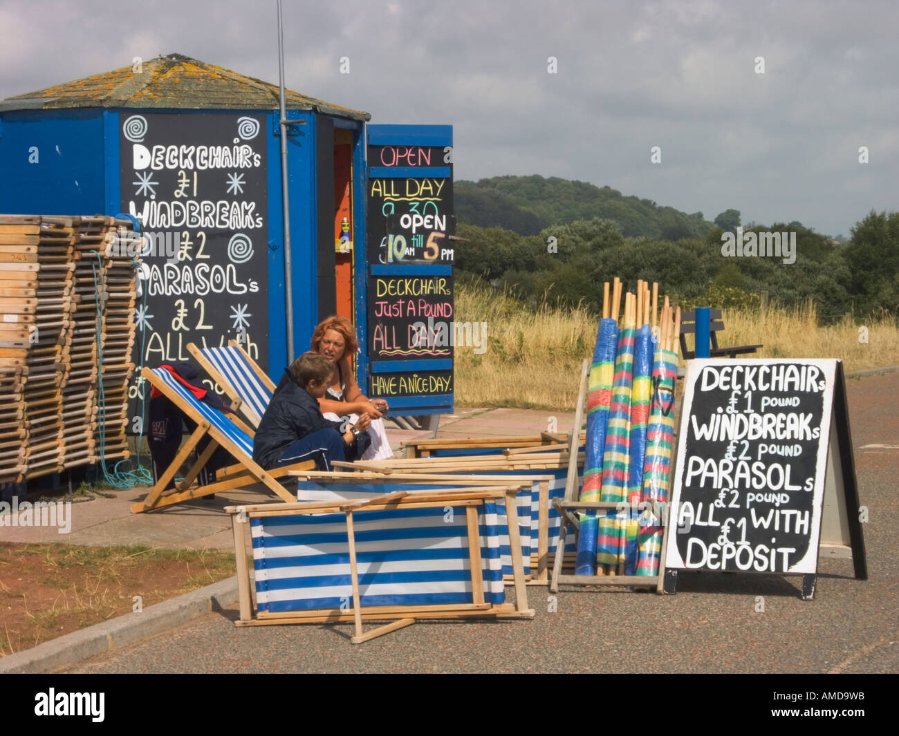 Wind breaks wind break deck chairs deck chair hi-res stock photography ...