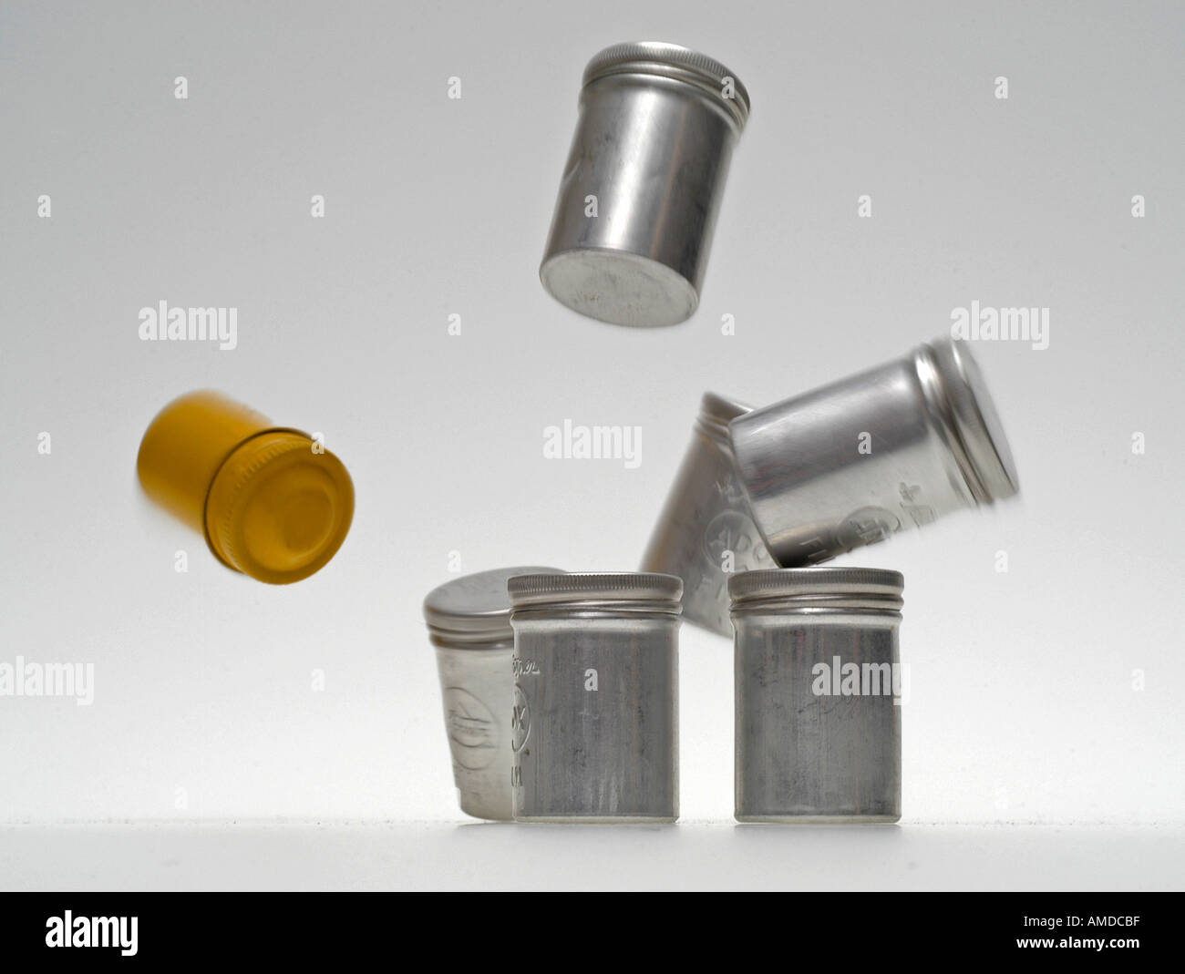 metal cans, collapse Stock Photo - Alamy