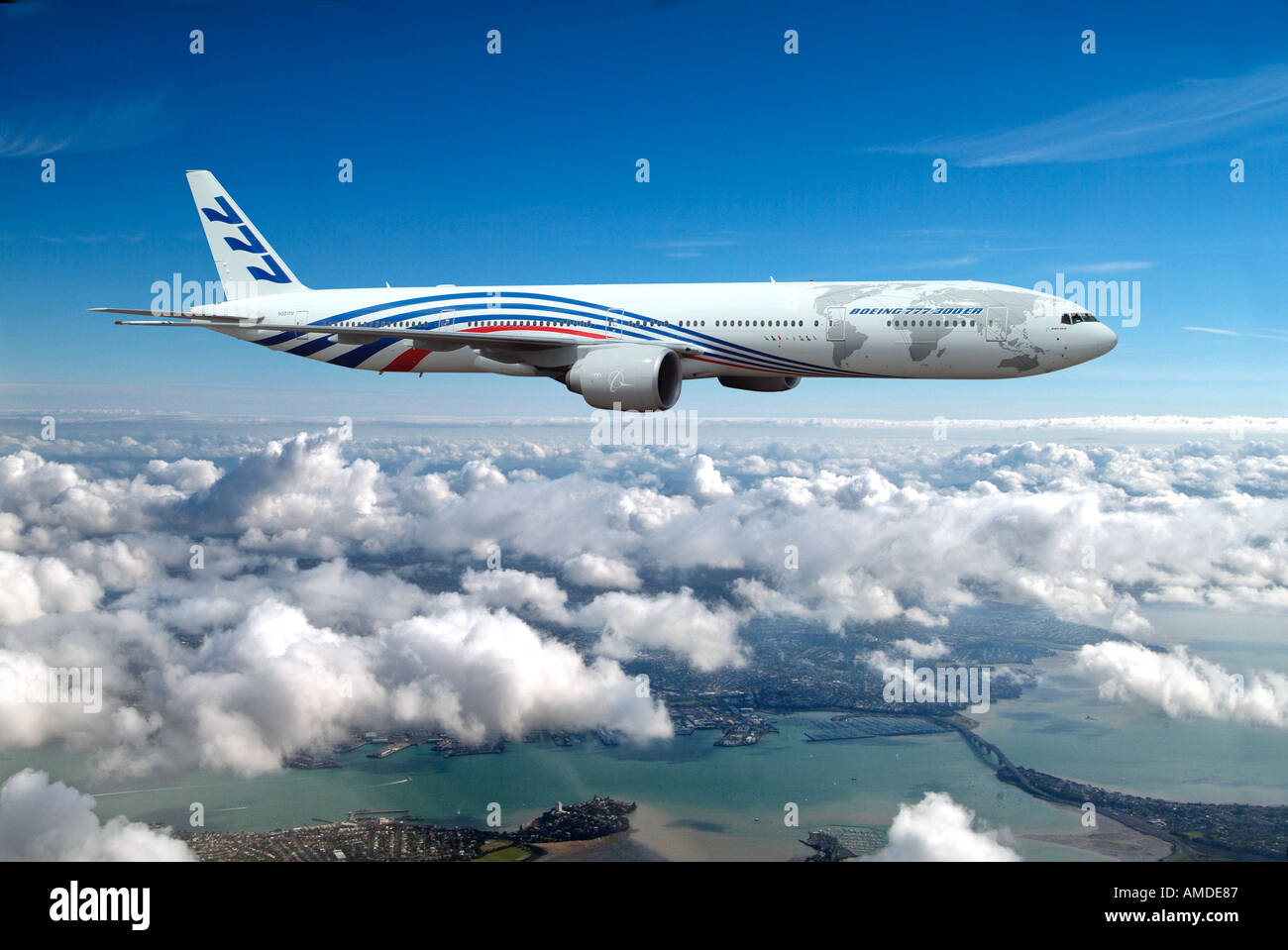 Boeing777 ER over Auckland Stock Photo - Alamy