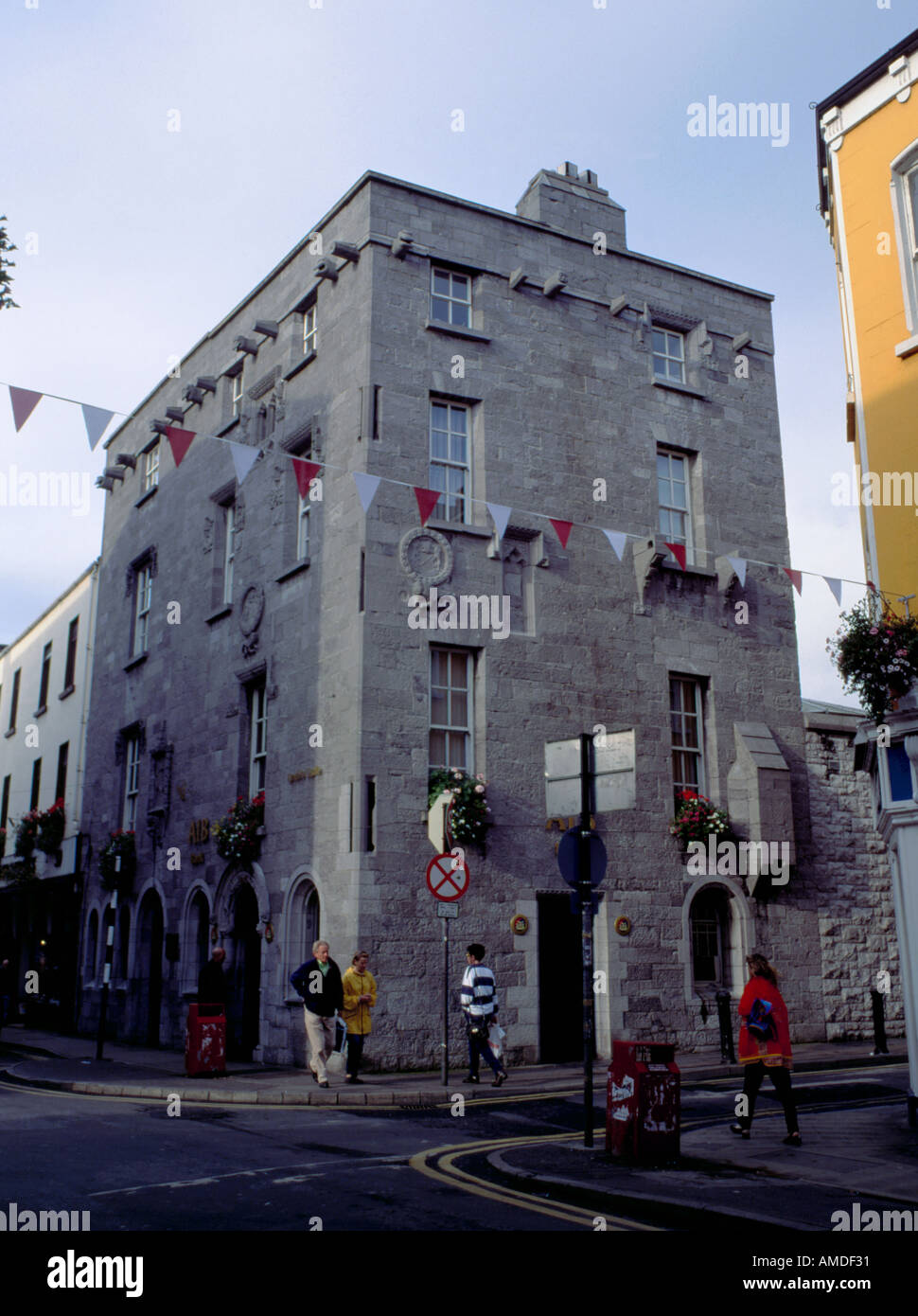 "Lynch's Castle", corner of Shop Street and Abbeygate Street, Galway ...