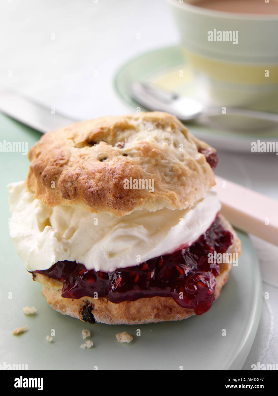 Individual sultana scone hi-res stock photography and images - Alamy