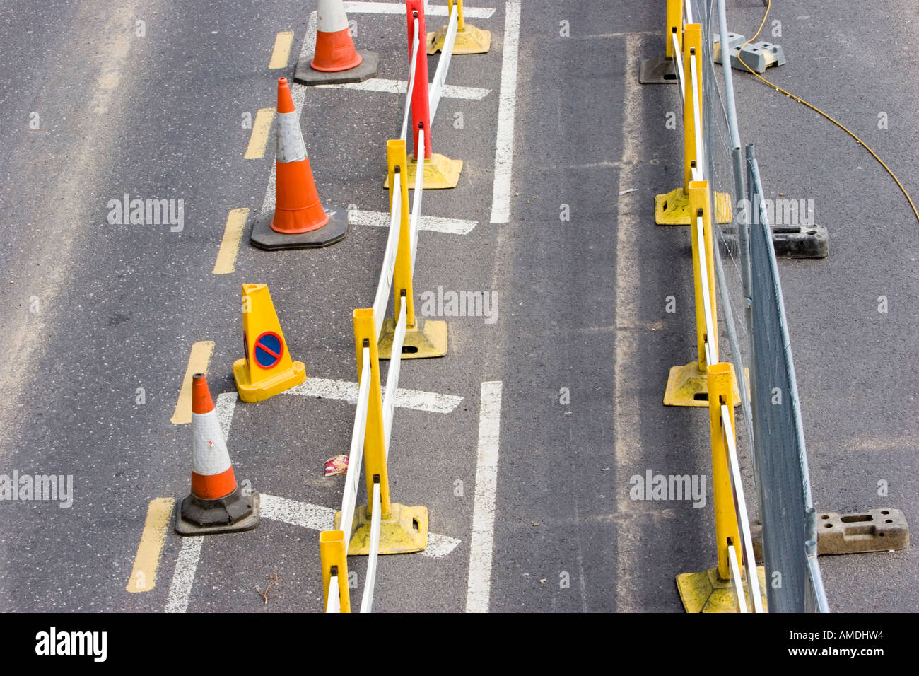 Roadworks and traffic control Stock Photo - Alamy