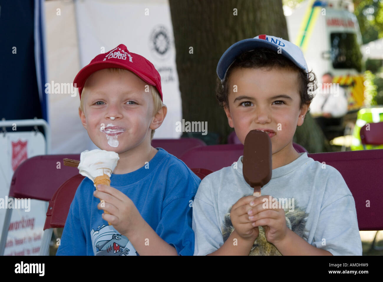 Zoom ice lollies hi-res stock photography and images - Alamy