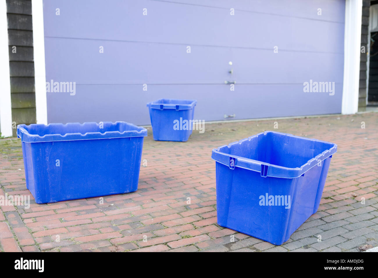 Images of plastic containers hi-res stock photography and images - Alamy