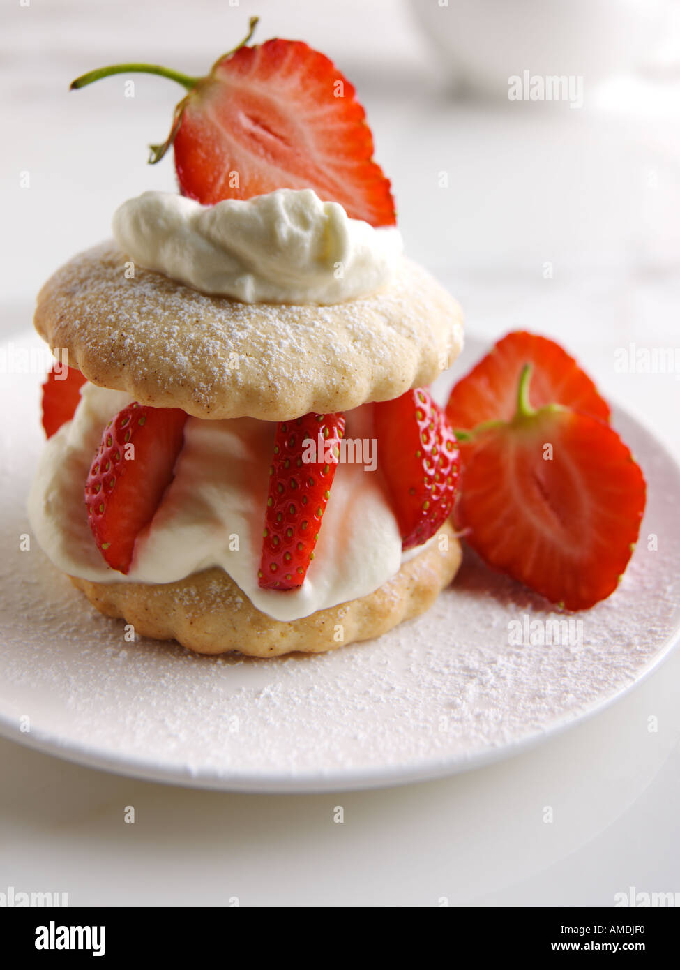 Shortcakes hi-res stock photography and images - Alamy