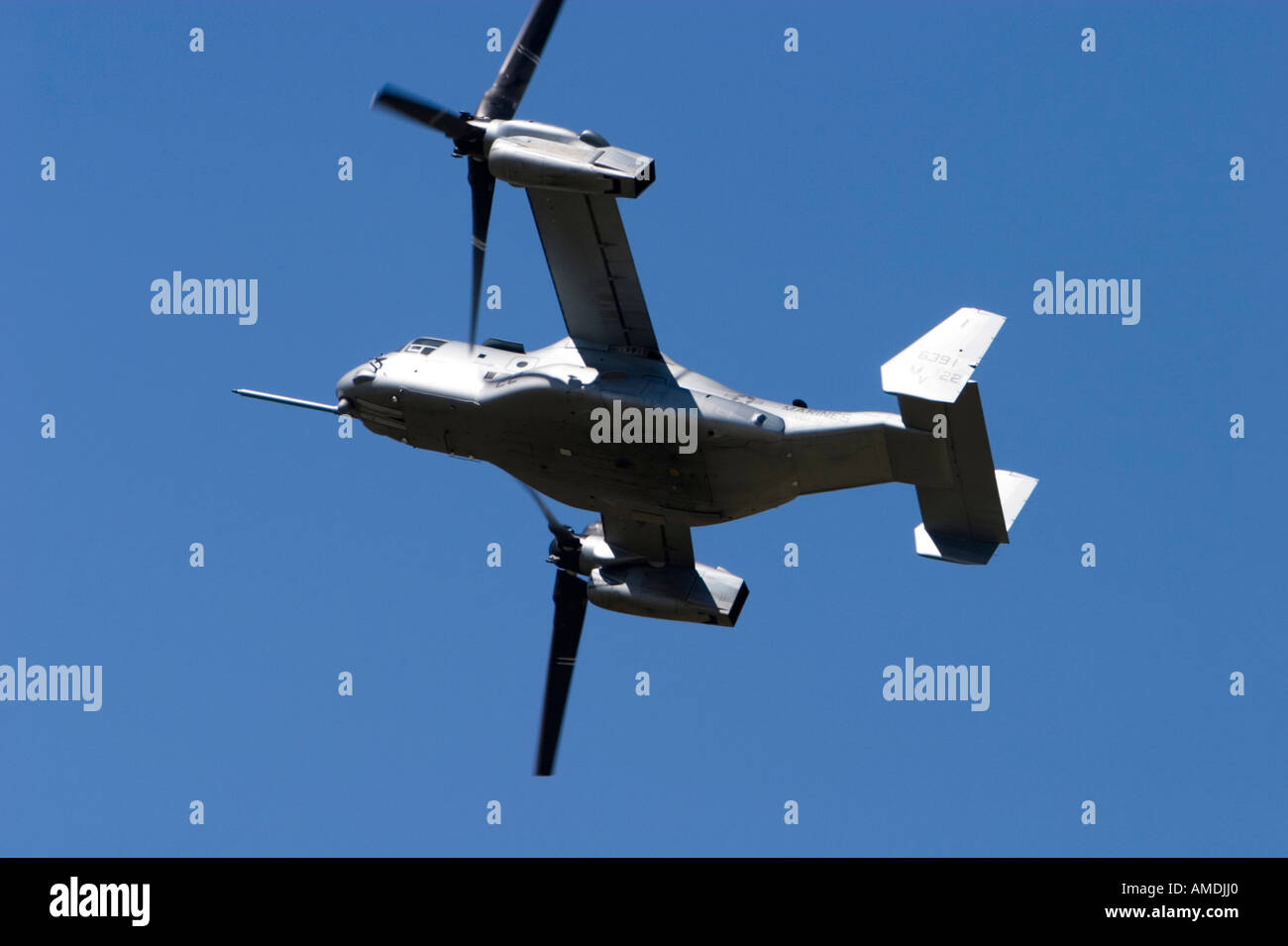 Bell Boeing V22 Osprey hybrid aircraft in action Stock Photo - Alamy