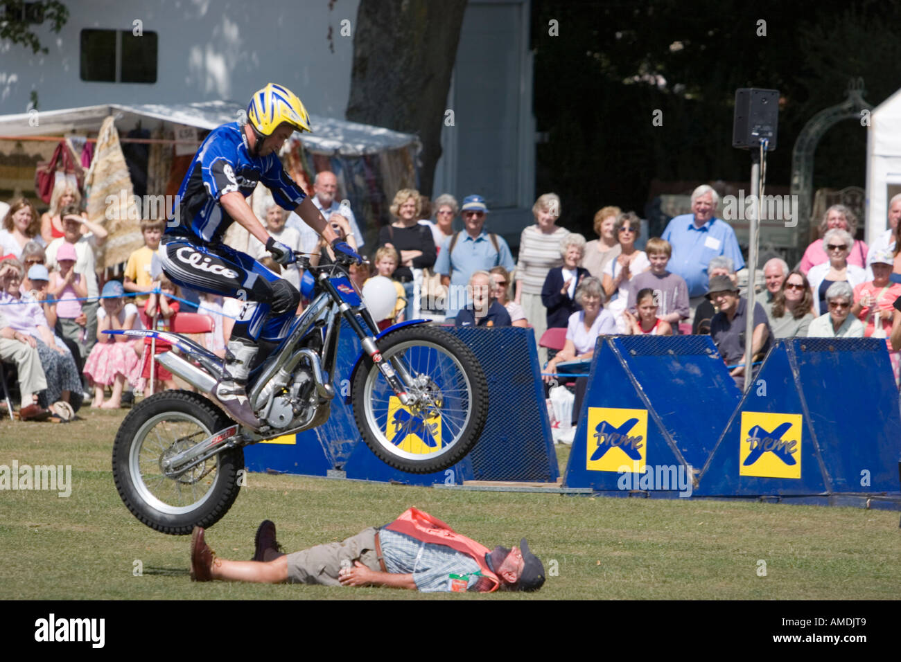 English stunt riders hi-res stock photography and images - Alamy