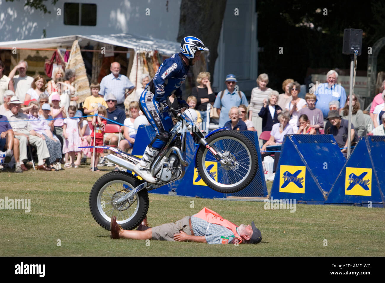 Motorbike stunt team riders putting on a display Stock Photo - Alamy