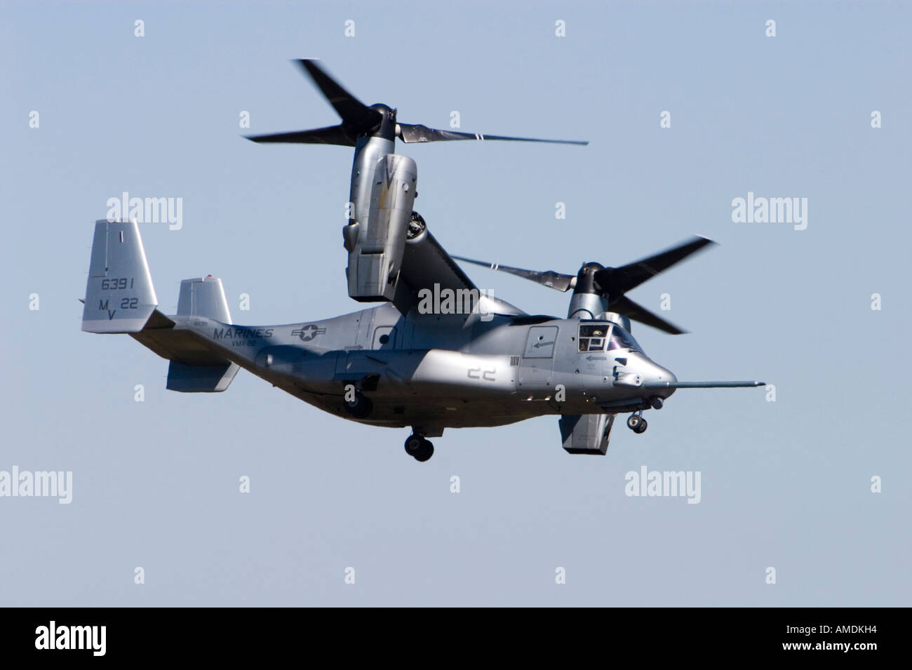 Bell Boeing V22 Osprey hybrid aircraft in action Stock Photo - Alamy
