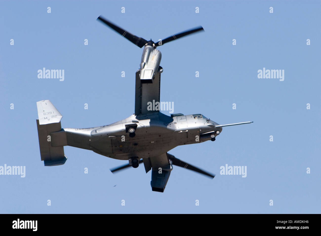 Bell Boeing V22 Osprey hybrid aircraft in action Stock Photo - Alamy