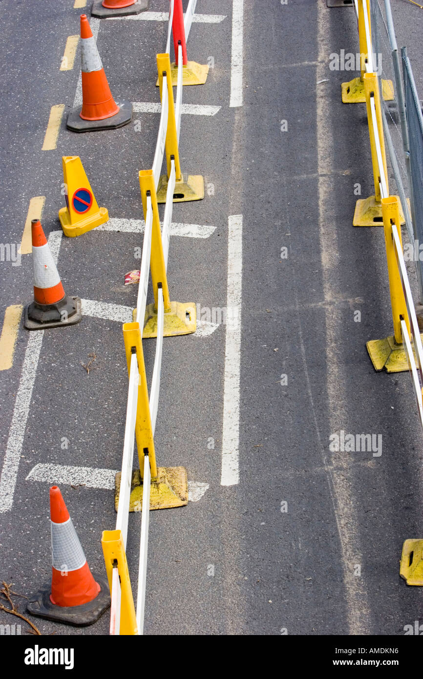 Roadworks and traffic control Stock Photo - Alamy