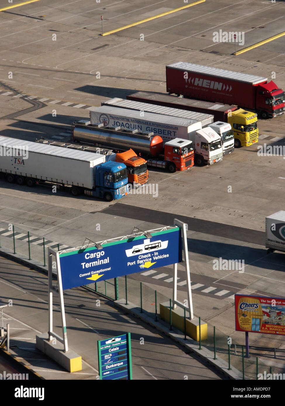 Port of dover and sign hi-res stock photography and images - Alamy