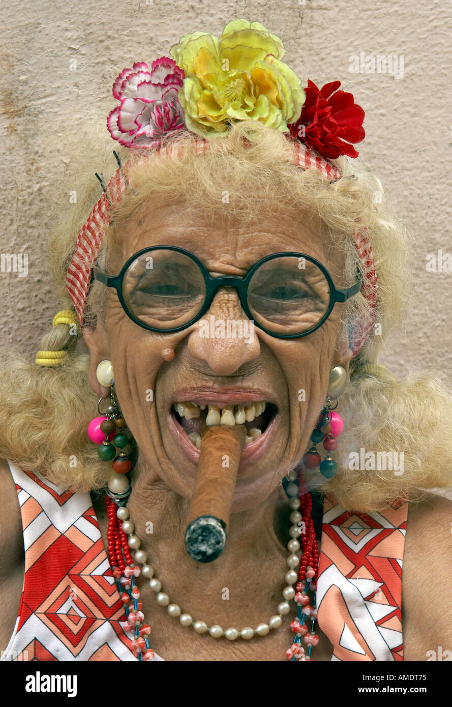 Cuban Woman smoking Havana Cigar Cuba Stock Photo - Alamy