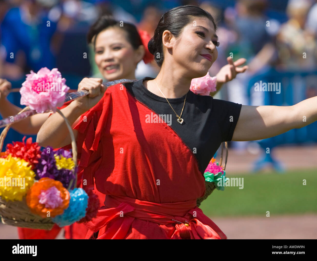 Taiwanese dancer in colorful costume Stock Photo - Alamy