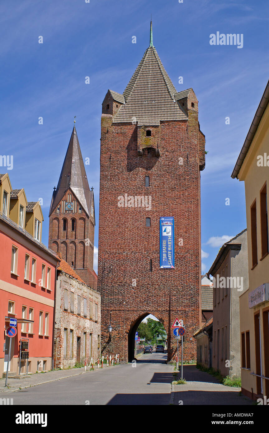 Tordurchfahrt hi-res stock photography and images - Alamy