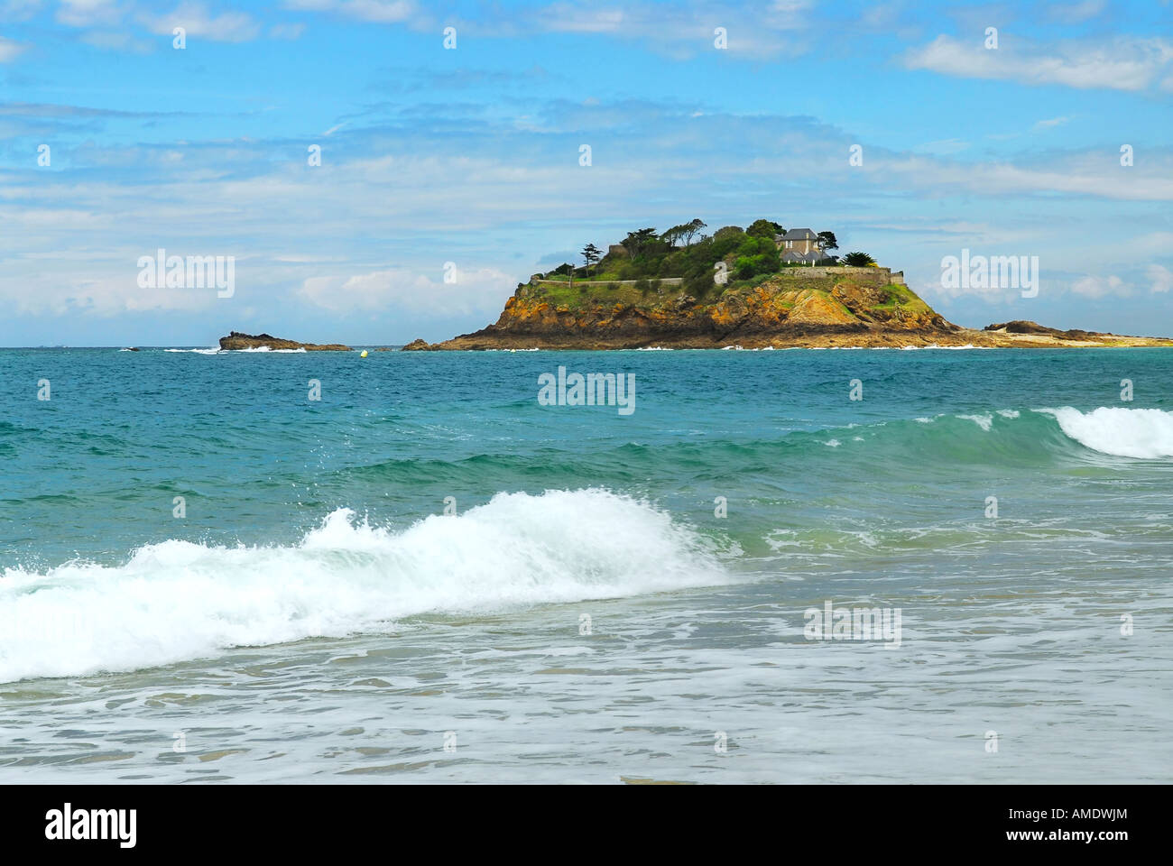 Off shore island hi-res stock photography and images - Alamy