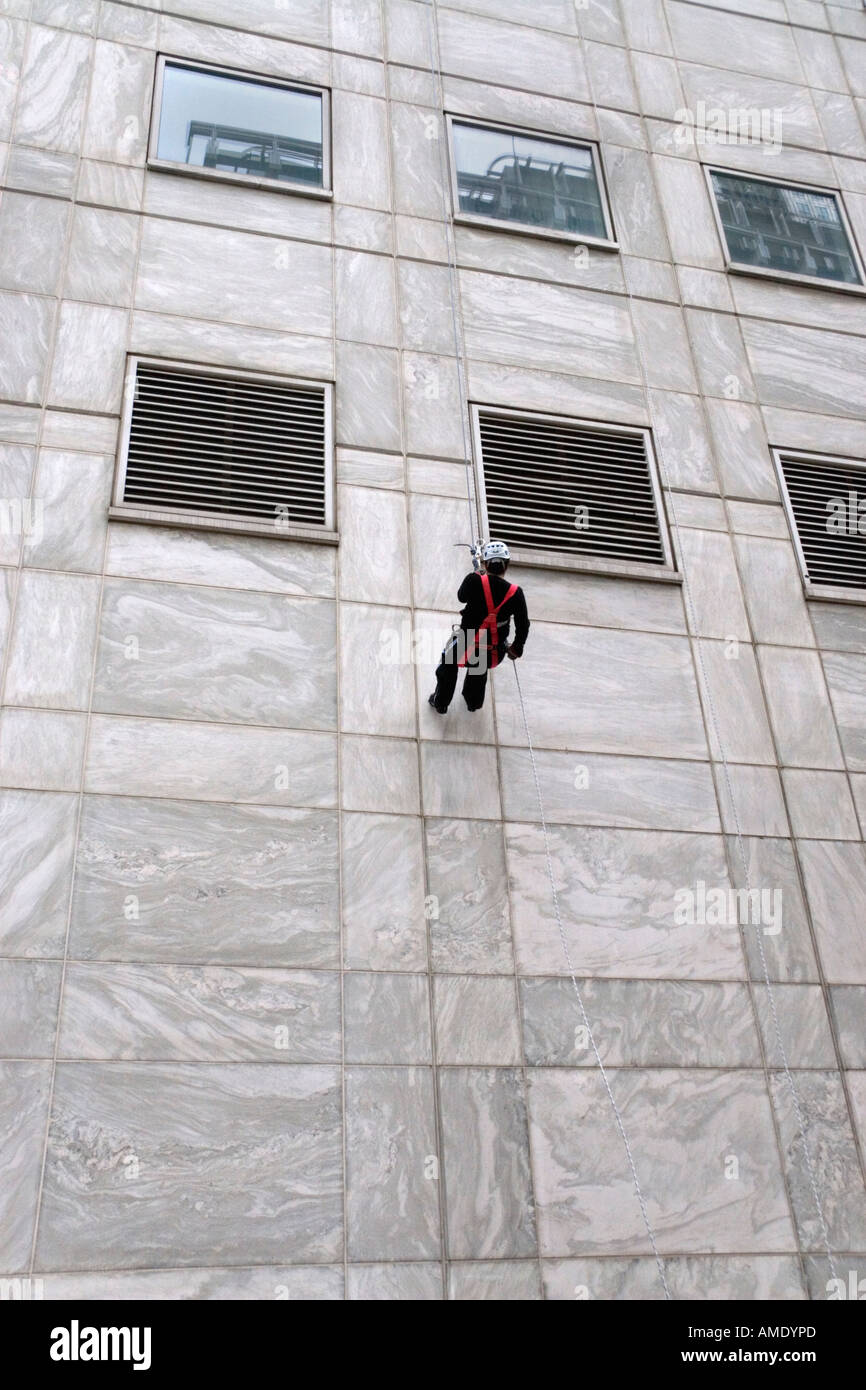 Abseil down building hi-res stock photography and images - Alamy