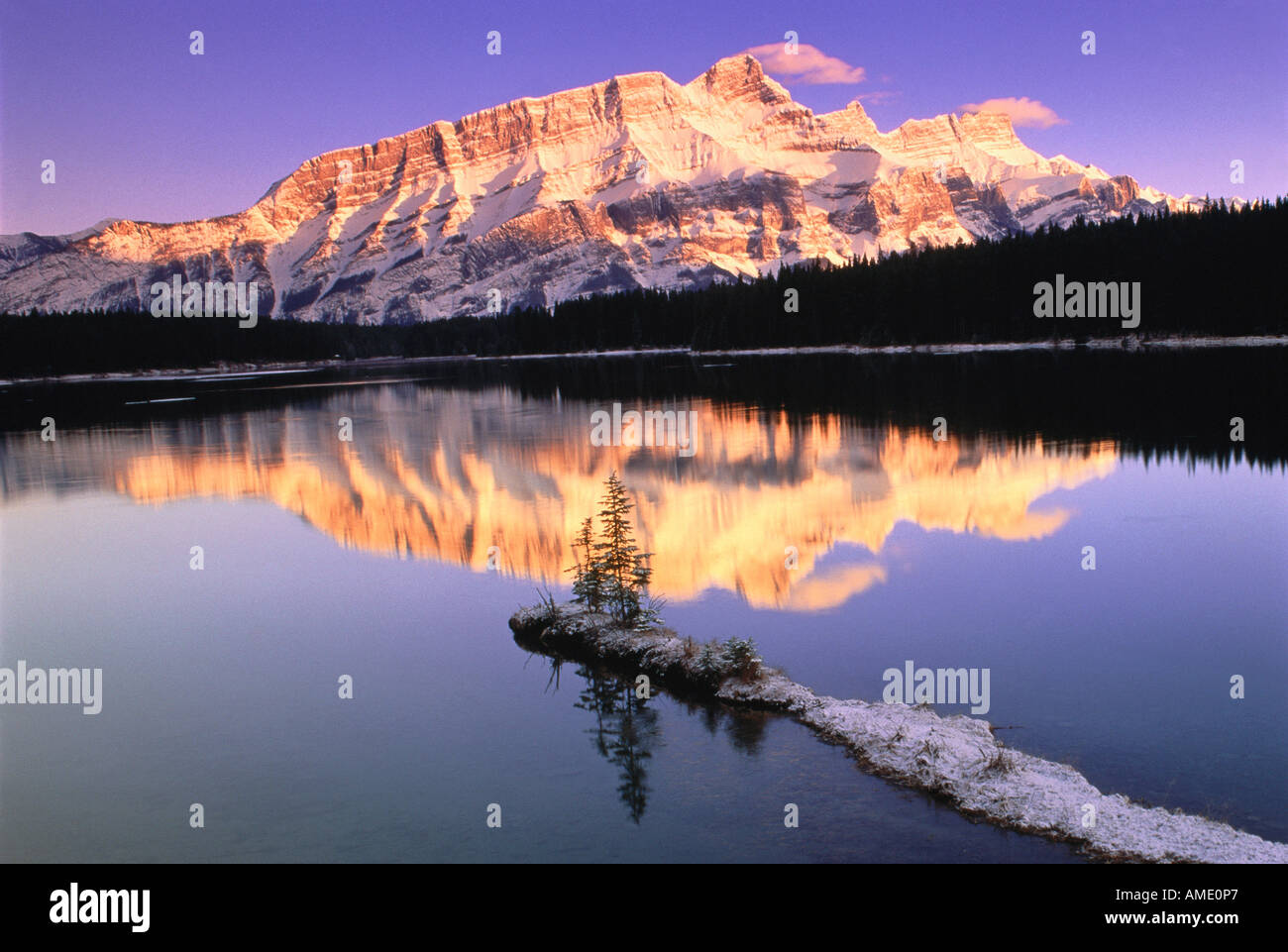 Mount Rundle and Two Jack Lake At Sunset, Banff National Park Alberta ...