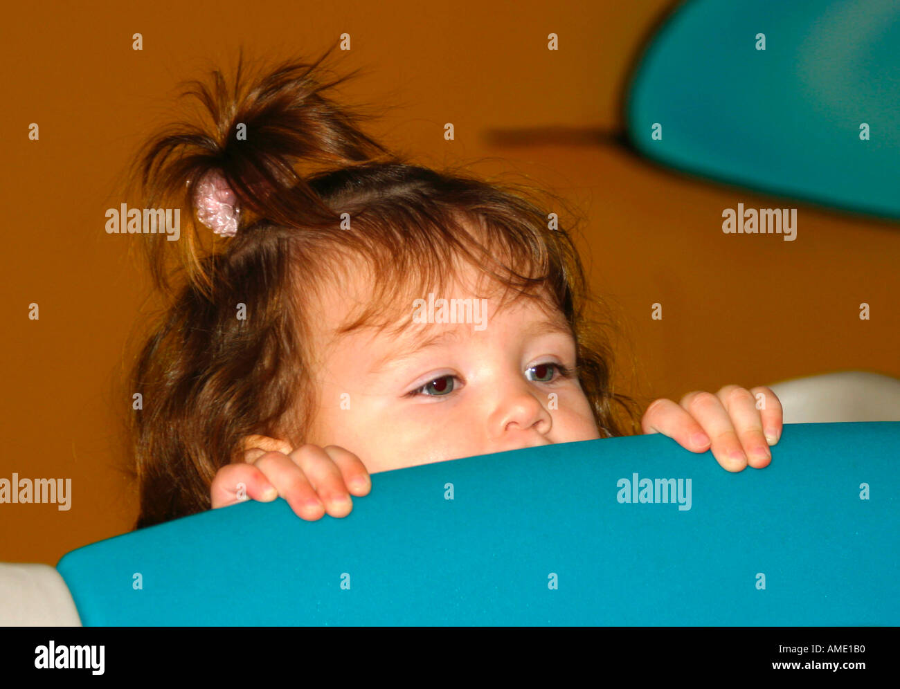 Baby peek peeking girl hi-res stock photography and images - Alamy