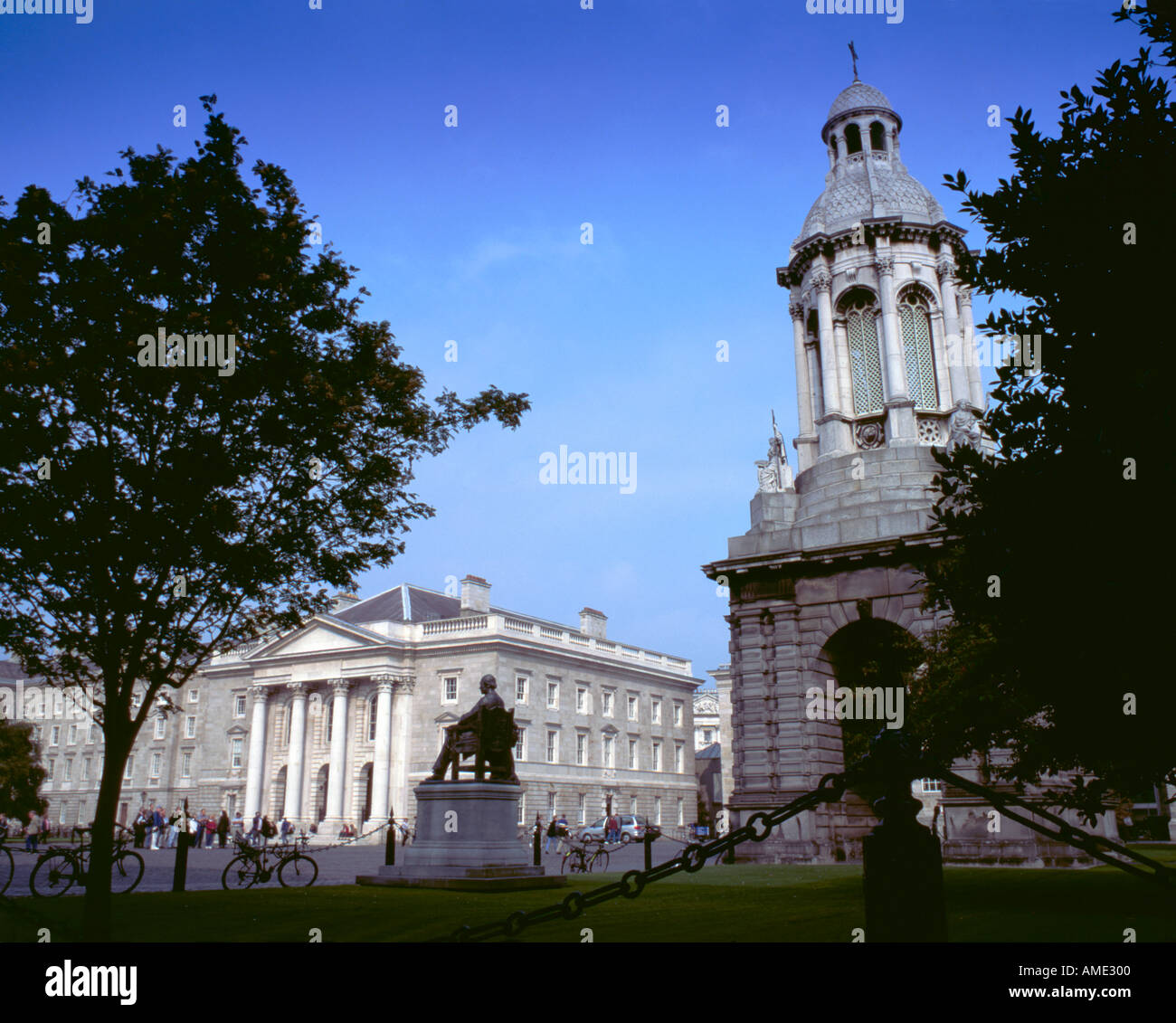 Trinity college quad dublin hi-res stock photography and images - Alamy