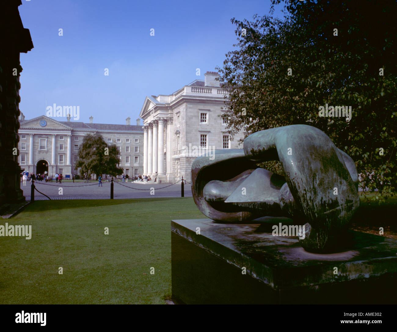 "Reclining Connected Forms" by Henry Moore (1969), Library Square ...