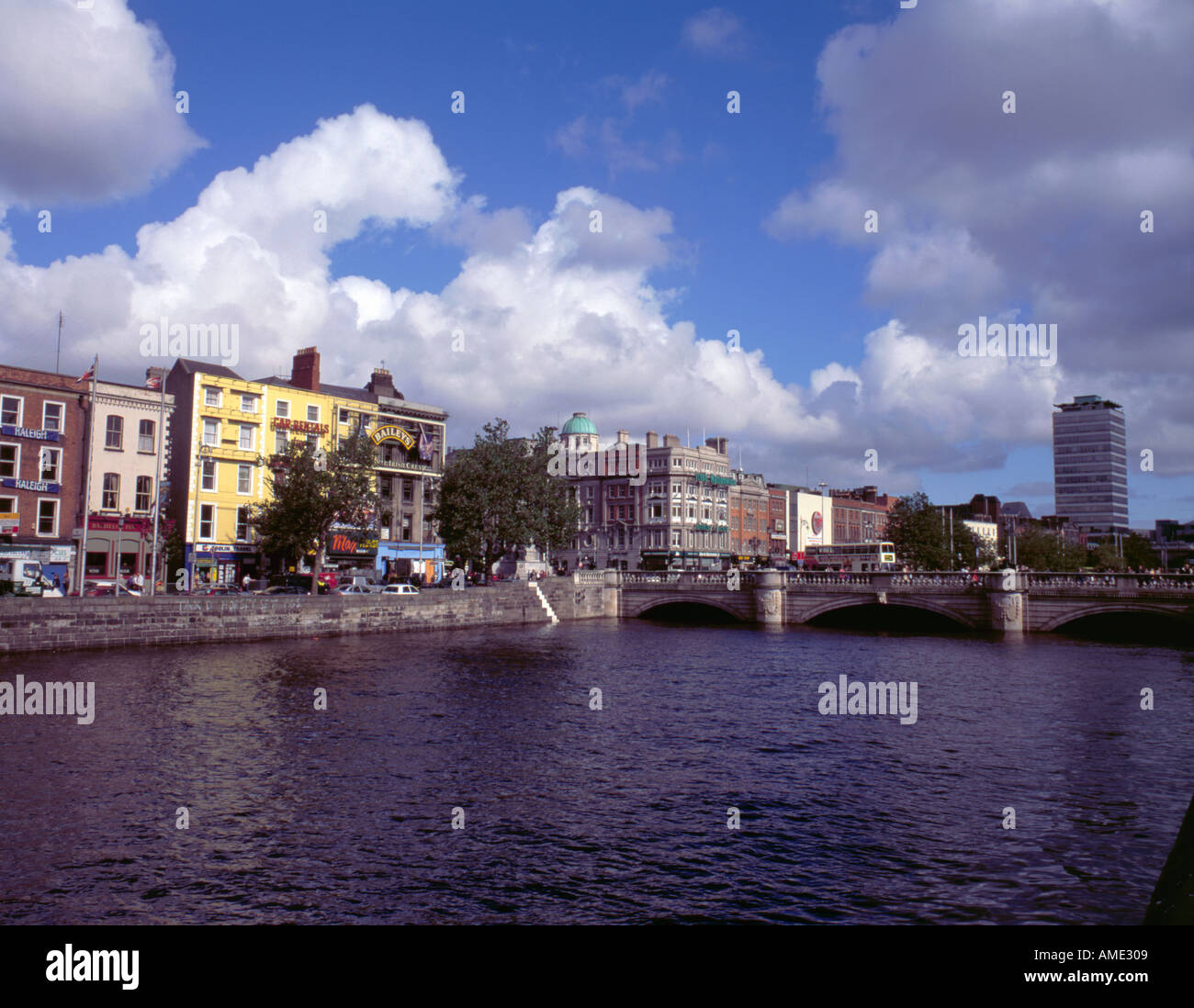 Riverside panorama O'Connell Bridge (formerly "Carlisle Bridge"), seen ...