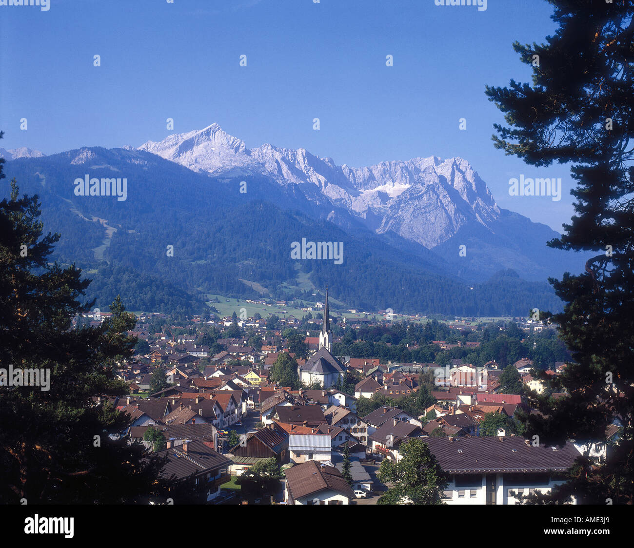 Mountains tower over the town of Mittenwald Stock Photo - Alamy