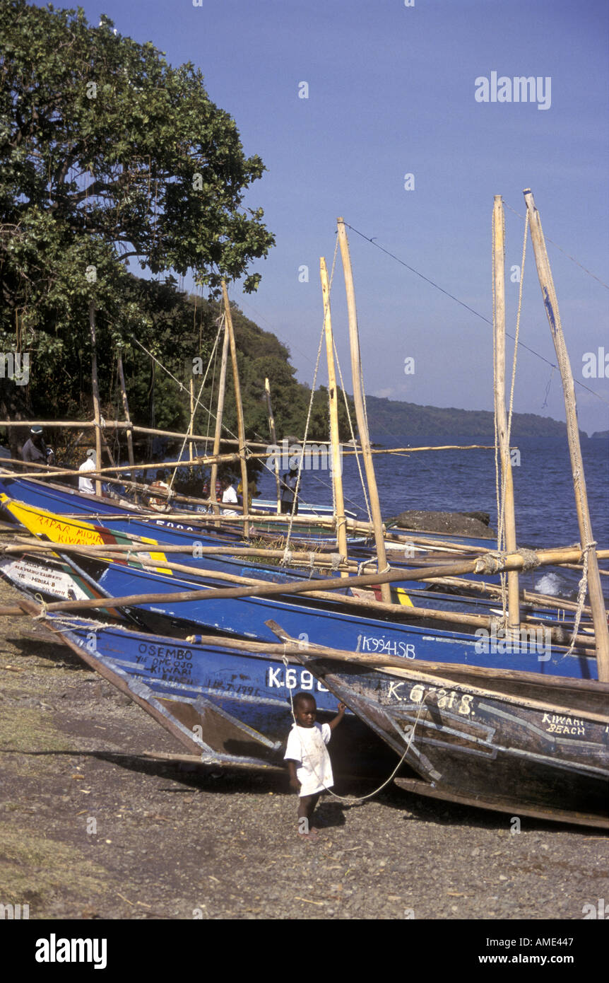 Luo fishing boat hi-res stock photography and images - Alamy