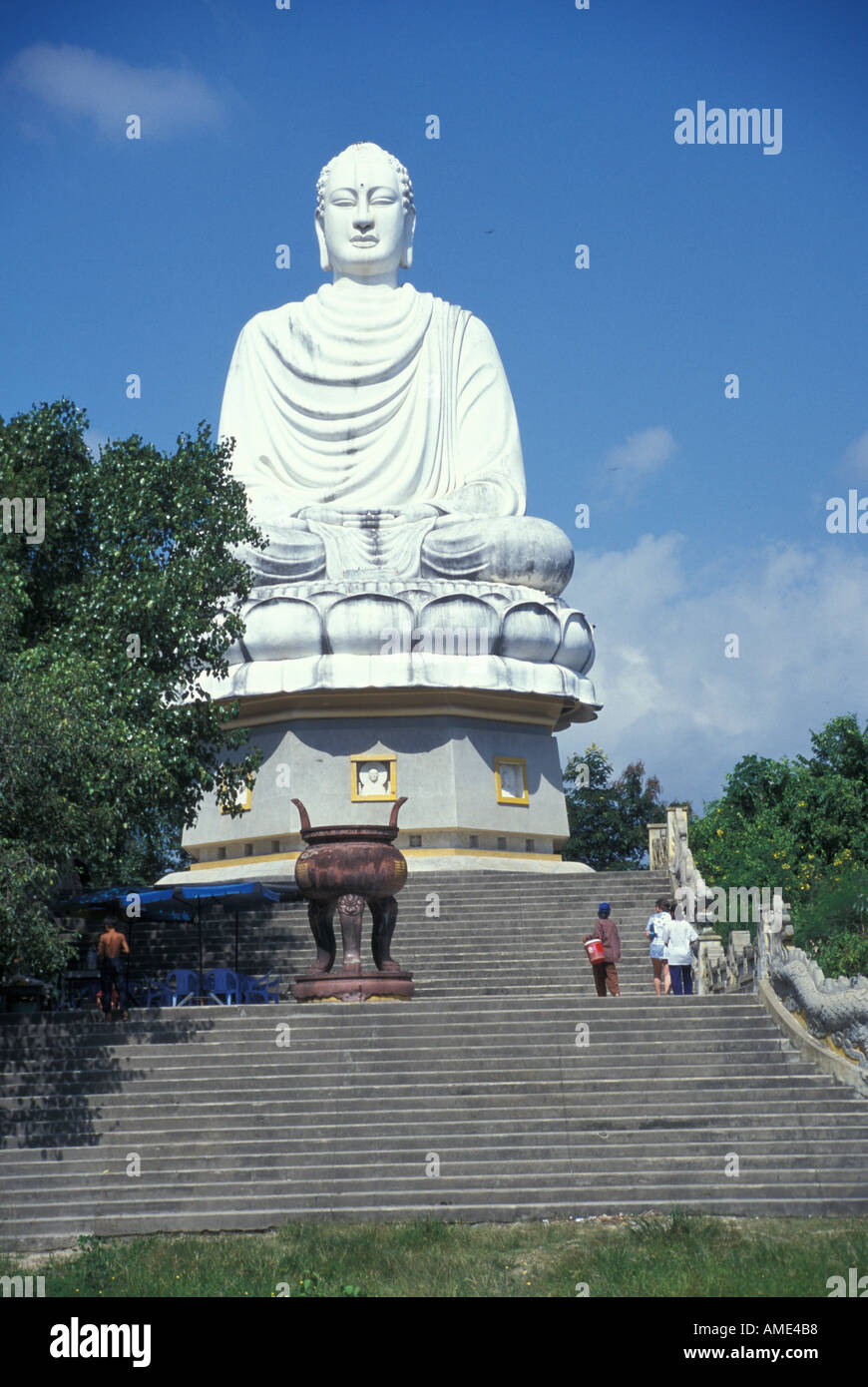 A huge Buddha statue above Long Son Pagoda, Nha Trang City, Vietnam ...