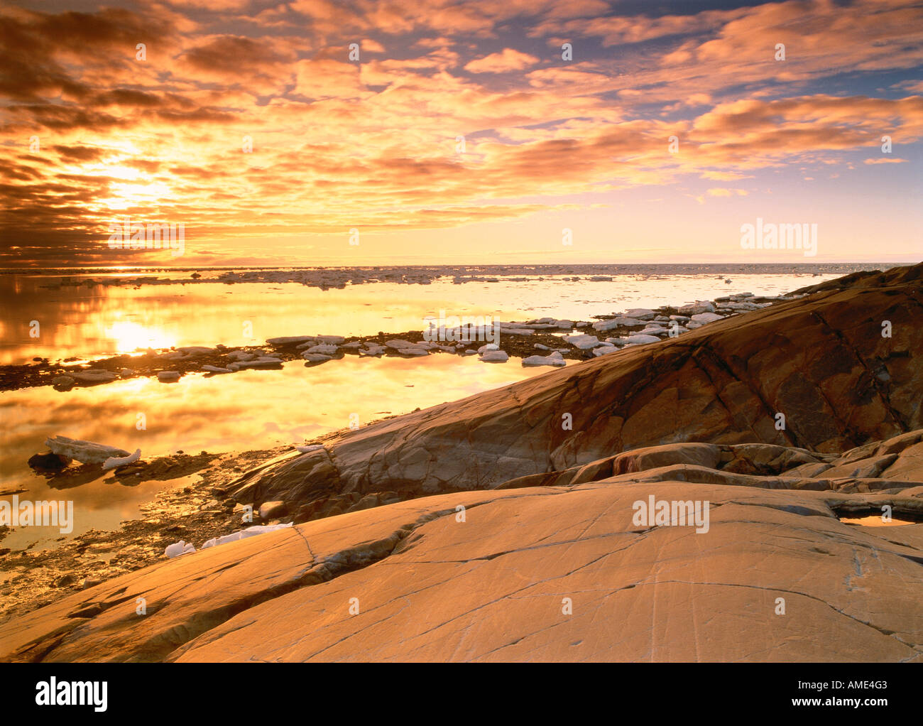 Rocky shoreline of hudson bay at sunrise hi-res stock photography and ...