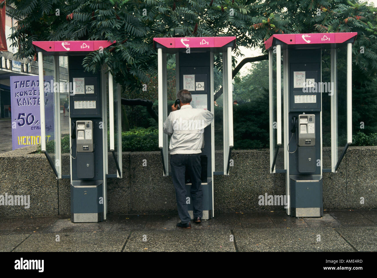 Telephone booth berlin hi-res stock photography and images - Alamy
