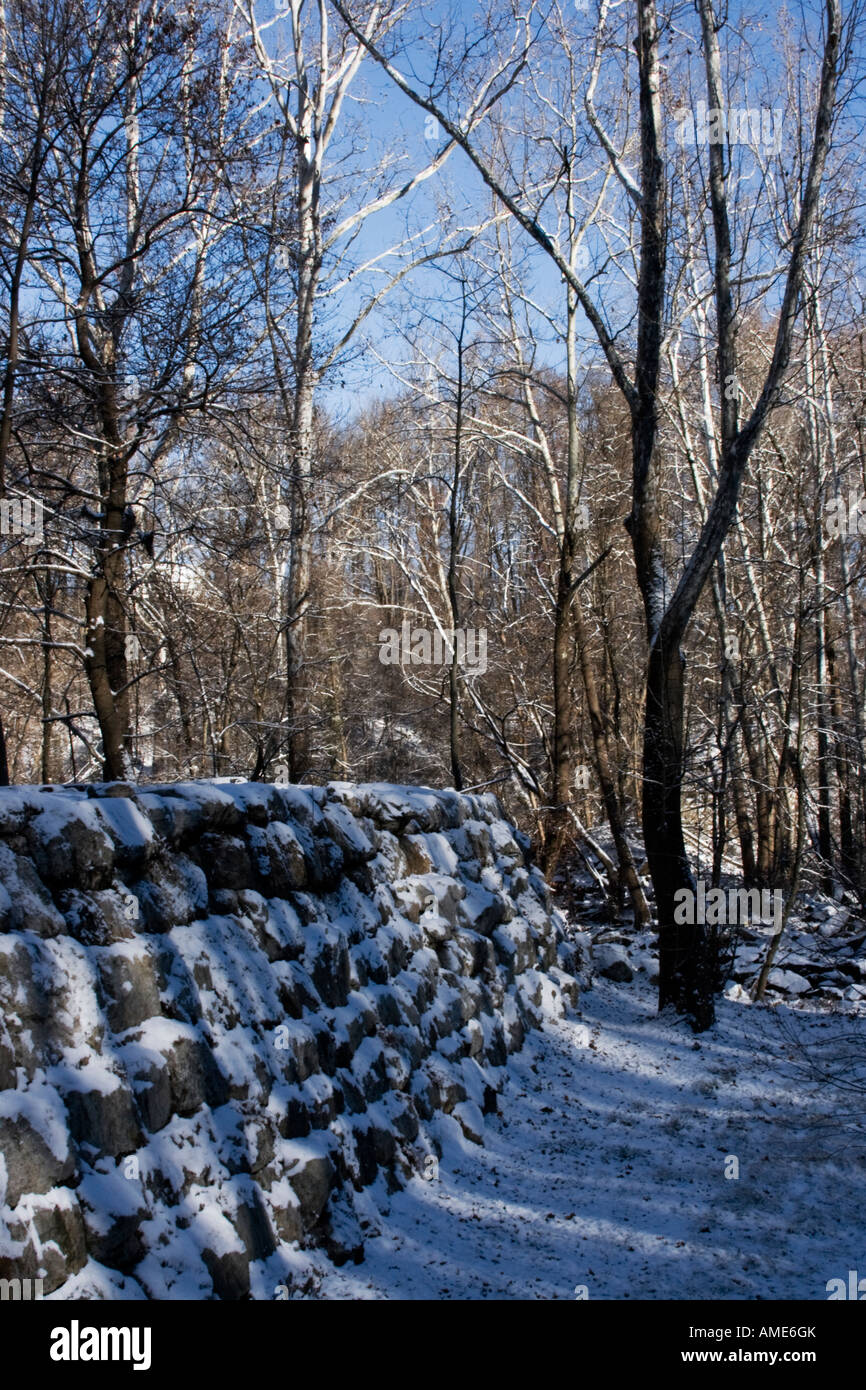 Partial dam wall hi-res stock photography and images - Alamy