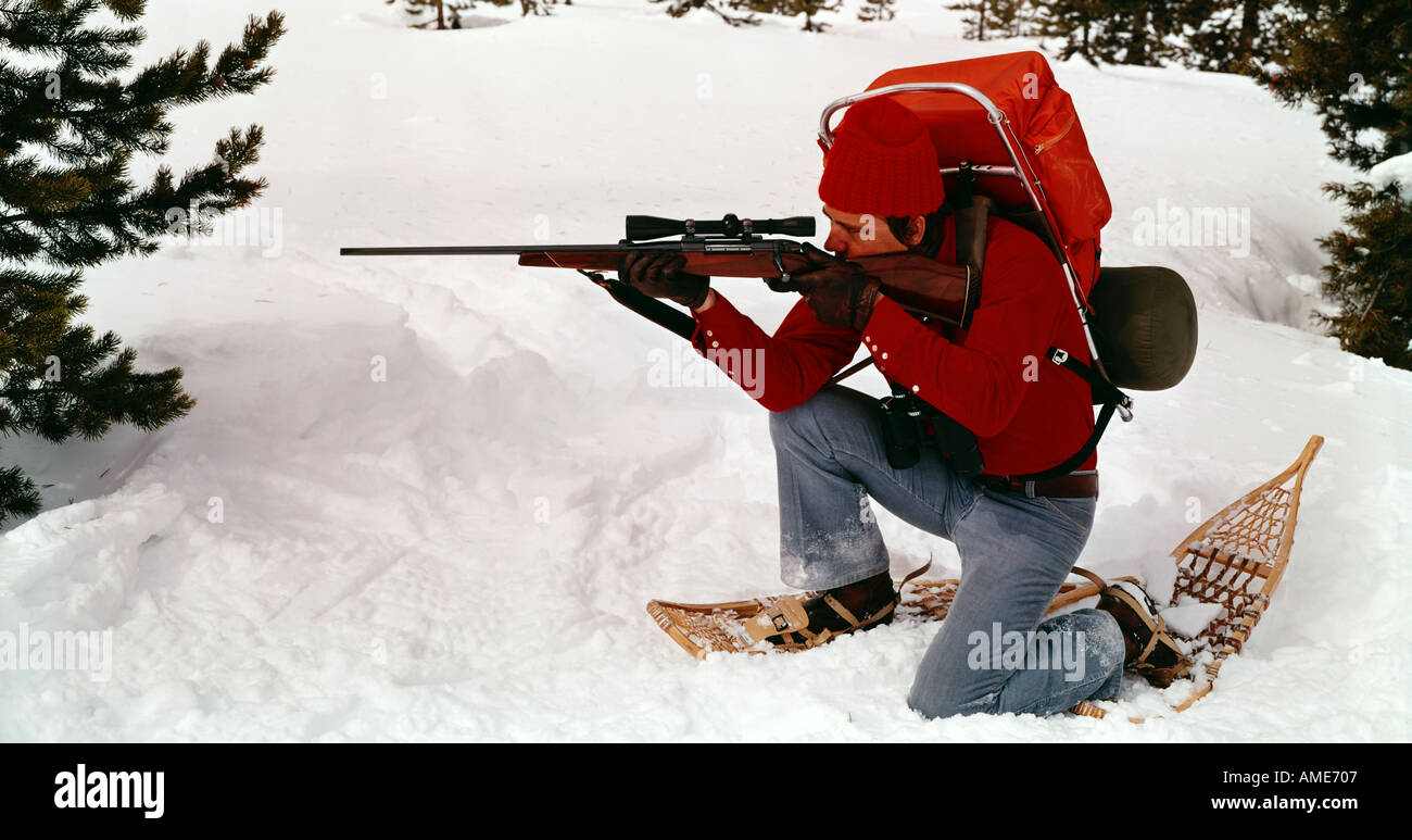 Kneeling down knelt down hi-res stock photography and images - Alamy