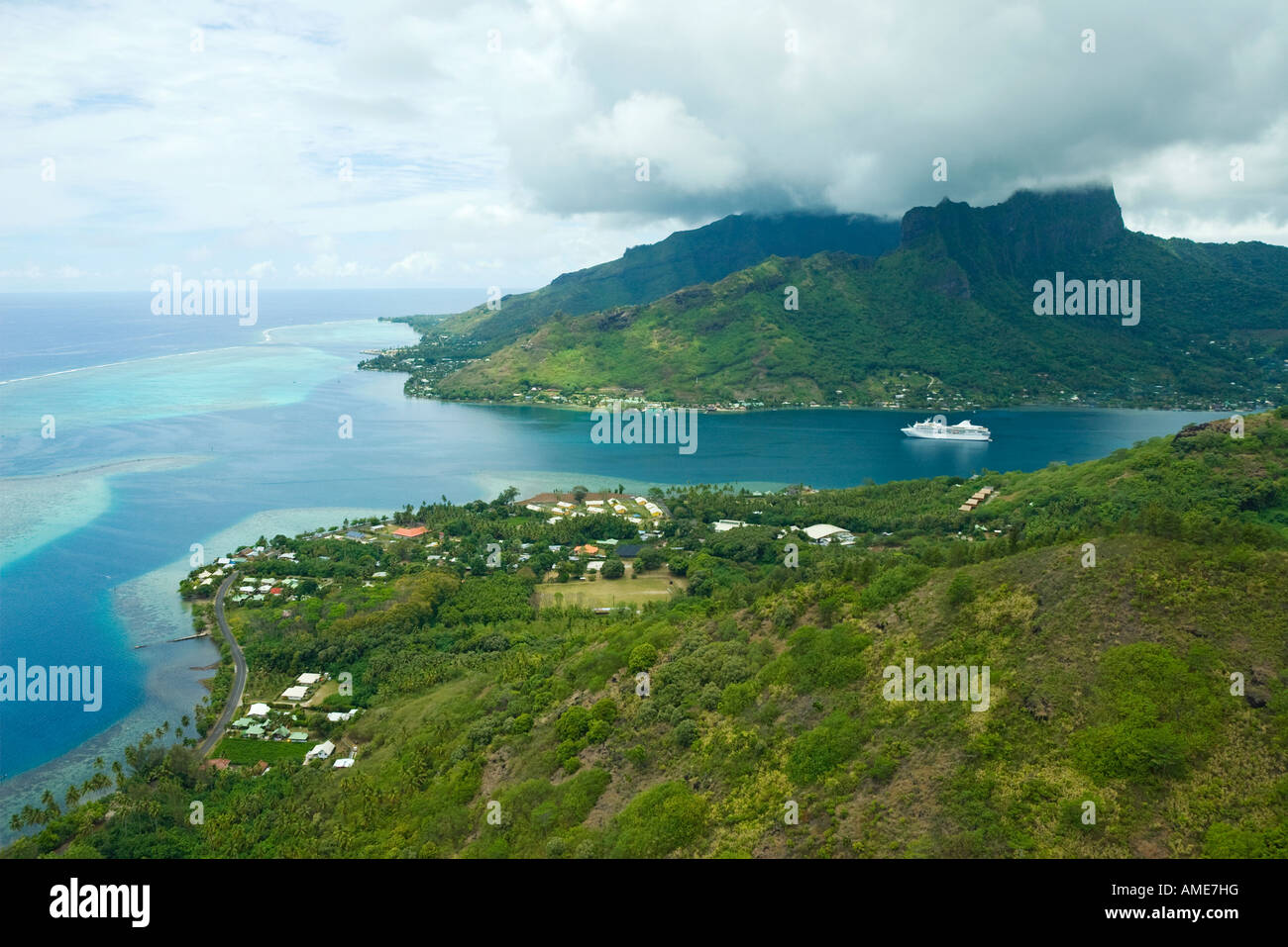 Moorea, French Polynesia. Cook's Bay Stock Photo - Alamy