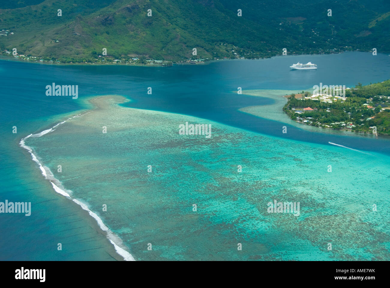 Cooks bay aerial hi-res stock photography and images - Alamy