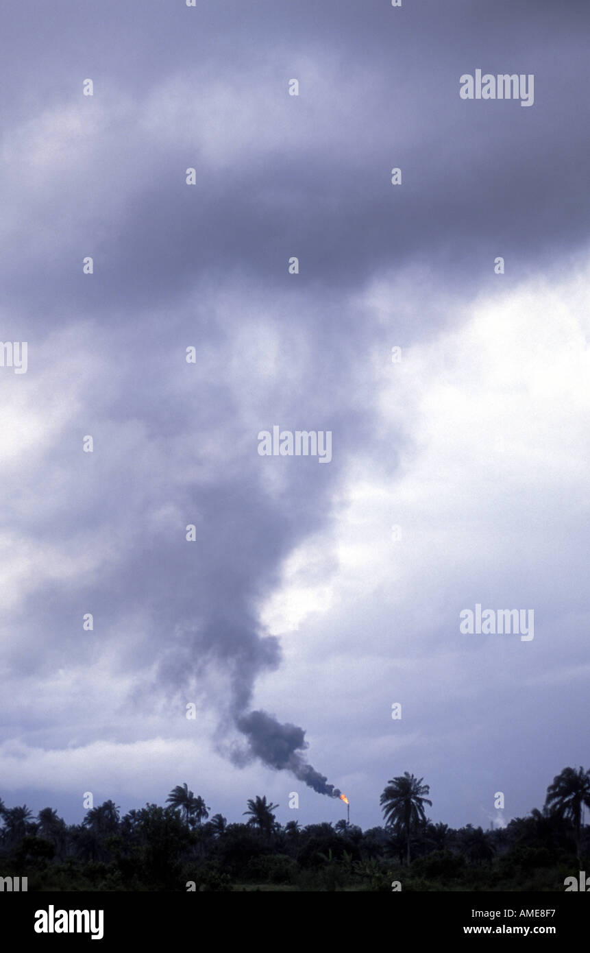 Flare burning off gas hi-res stock photography and images - Alamy