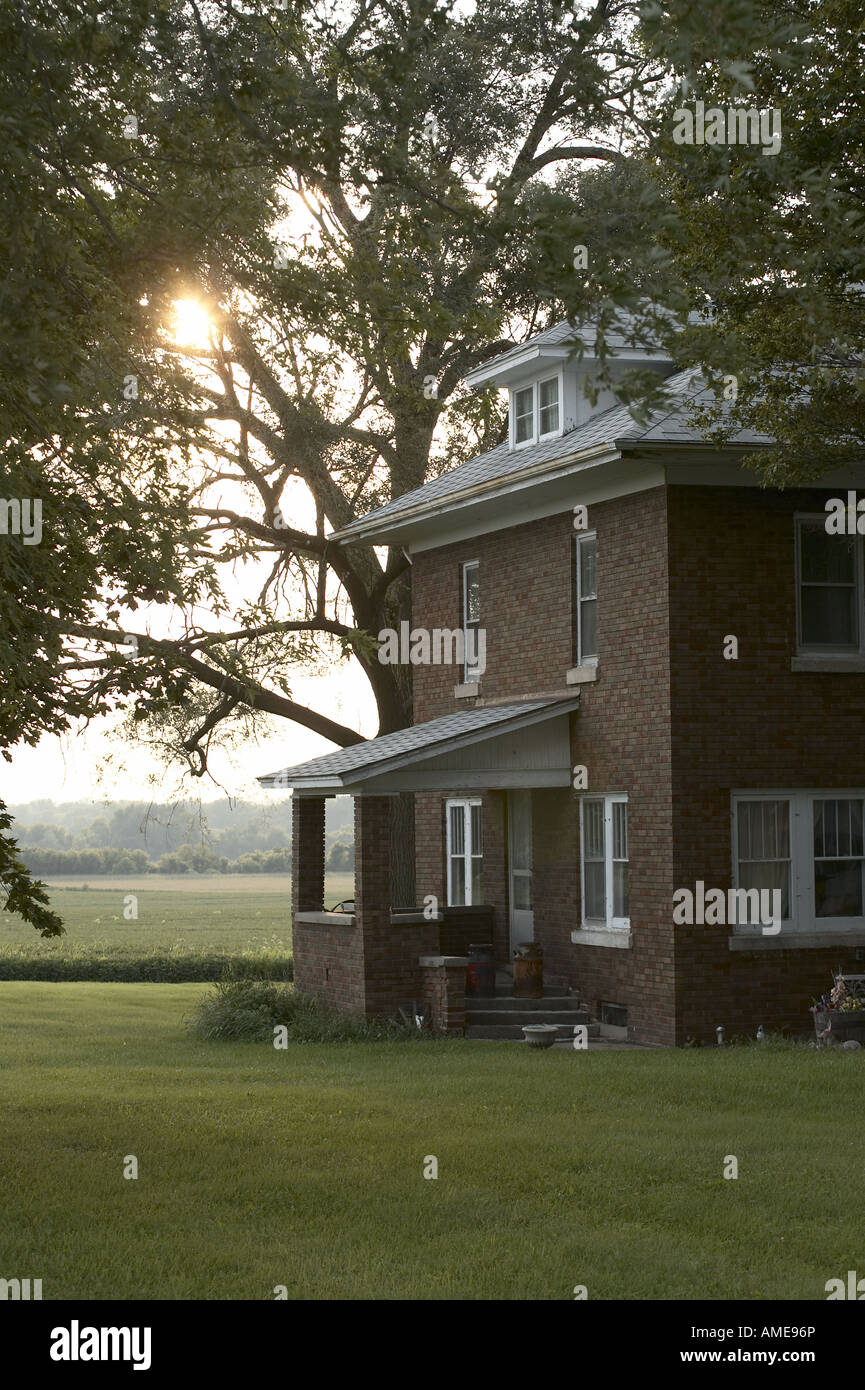 Grass yard home sunrise hi-res stock photography and images - Alamy