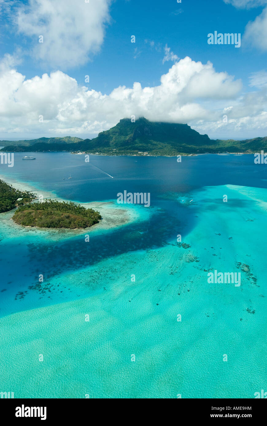 Motu islands aerial hi-res stock photography and images - Alamy