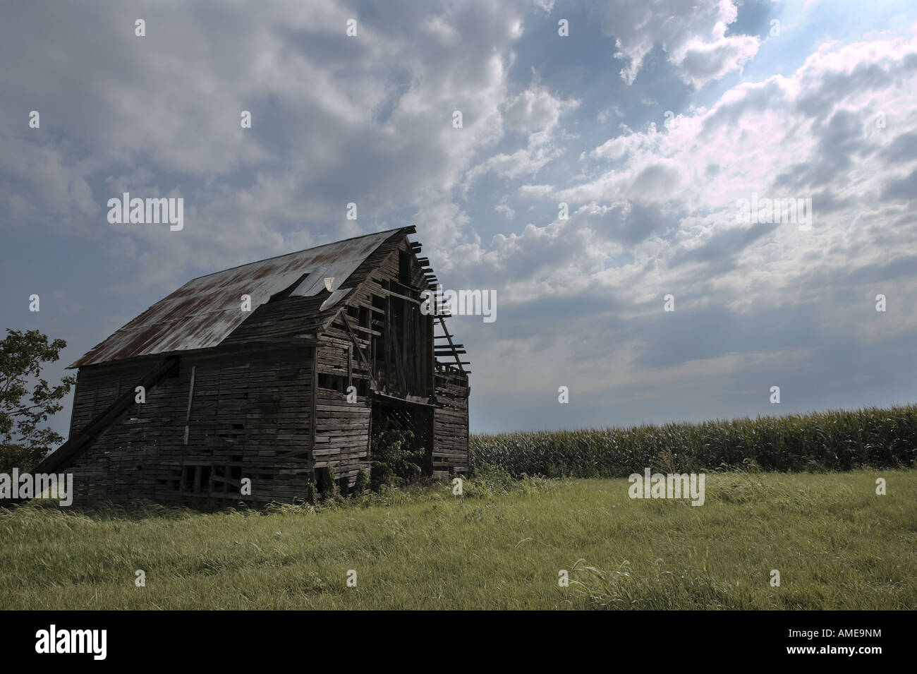 Blanked out window hi-res stock photography and images - Alamy