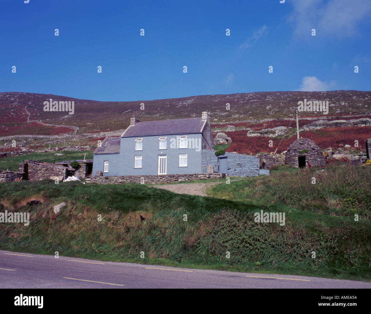 Old stone house in dingle hi-res stock photography and images - Alamy